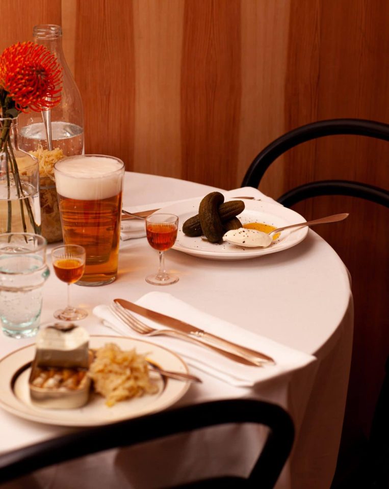 Tyska restauranger i Stockholm för öl, mat och bra stämning - bokabord.se